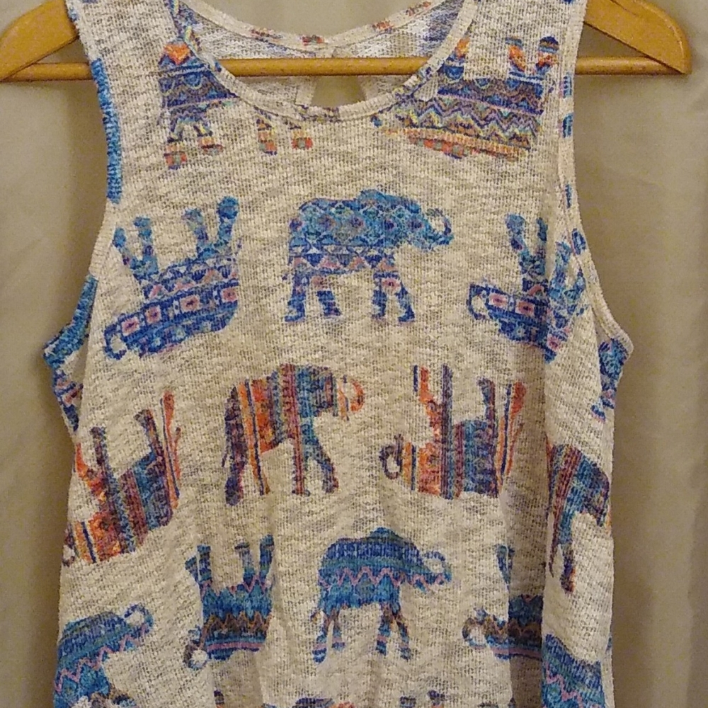 Sleeveless Elephant Top. Very Cool! - Gem
